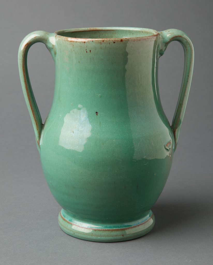 Green Waco Vase (100517_040) – Clifton Anderson